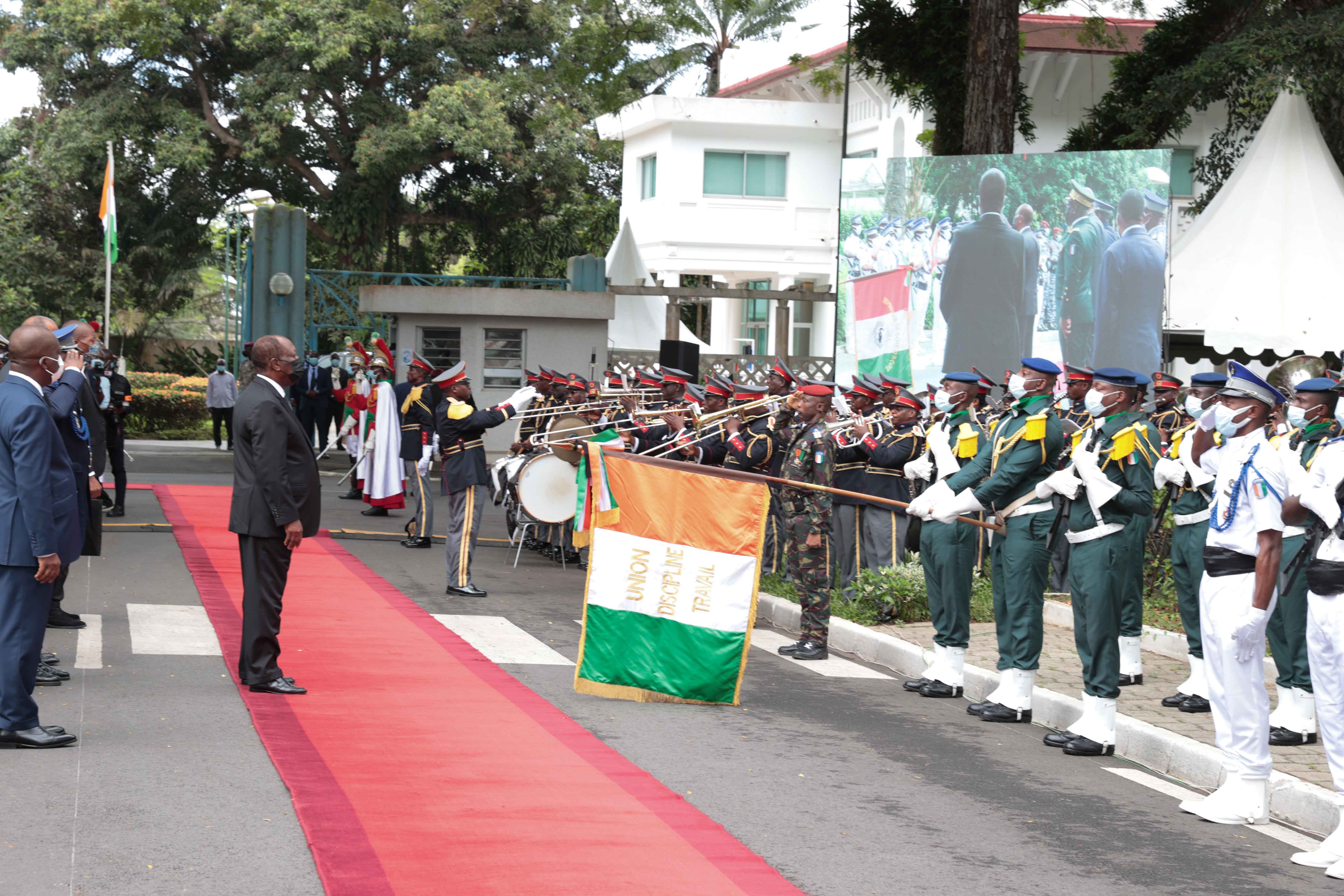 En images la cérémonie d'hommage de la Nation à feu le Premier Ministre ...