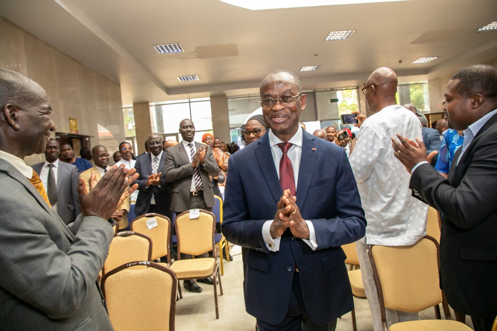 En images l’heure de la retraite pour S.E. M. Daouda Diabaté, ancien ...